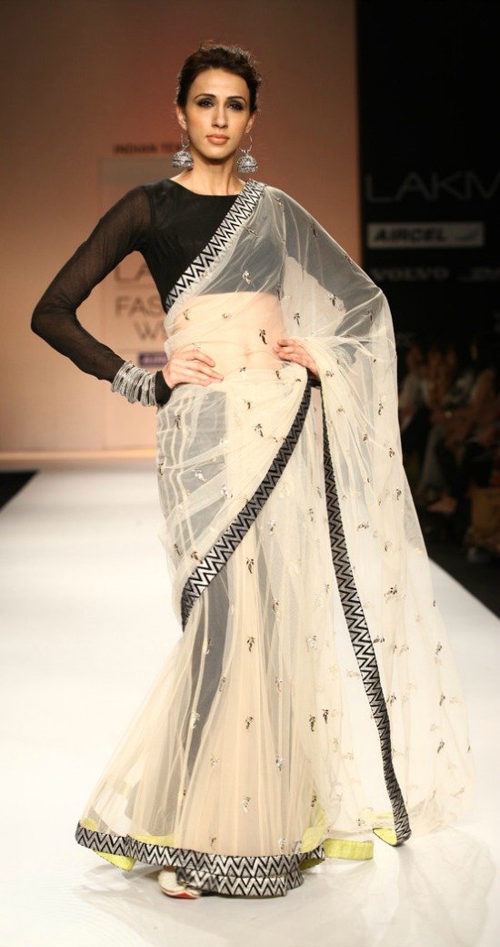 20 Awesome Images Of Actresses - In Transparent Sarees.