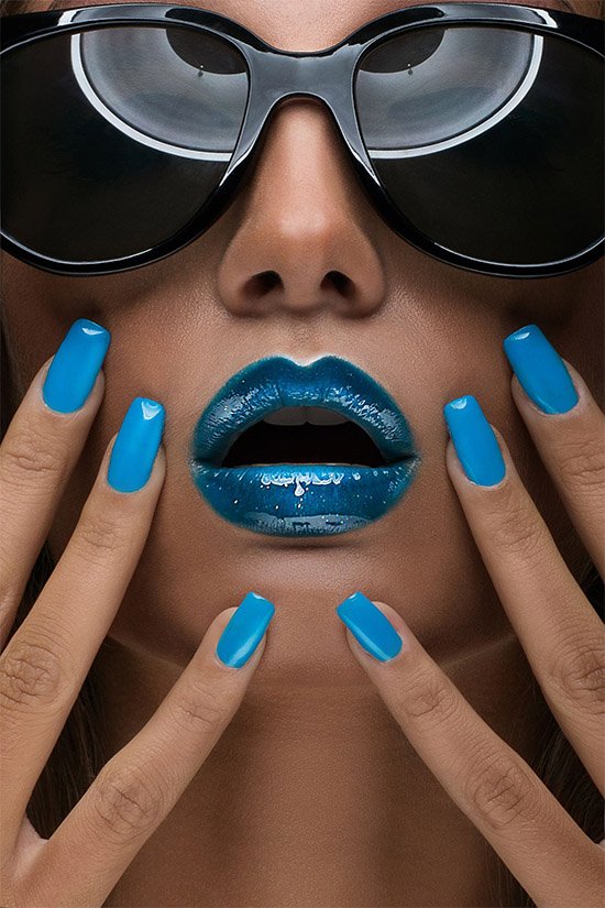 Trendy Beauty Make Up With Matching Lips And Nails-It will inspire You!